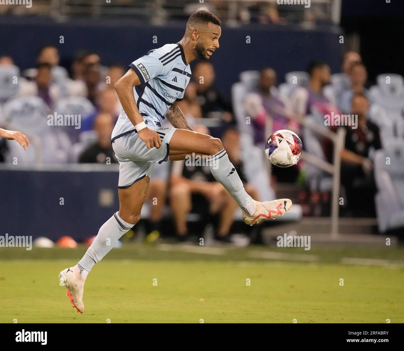 Sporting Kansas City forward Khiry Shelton kicks the ball during the ...