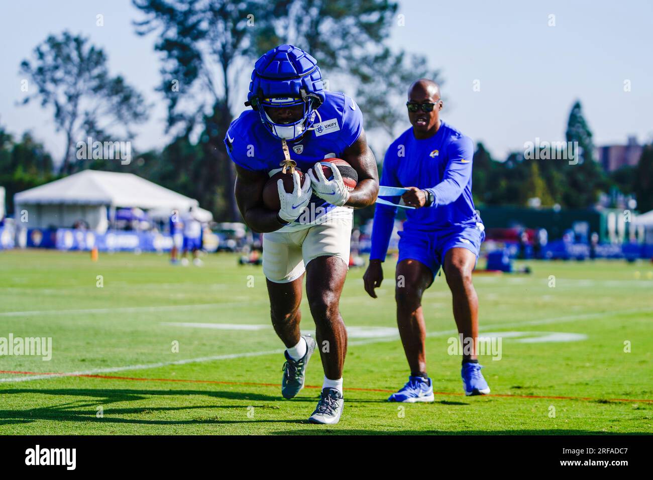 Los Angeles Rams running back Royce Freeman participates in drills ...