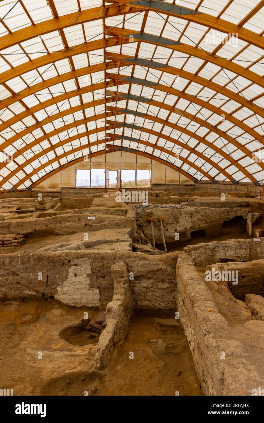 Catalhoyuk is oldest town in world with large Neolithic and ...