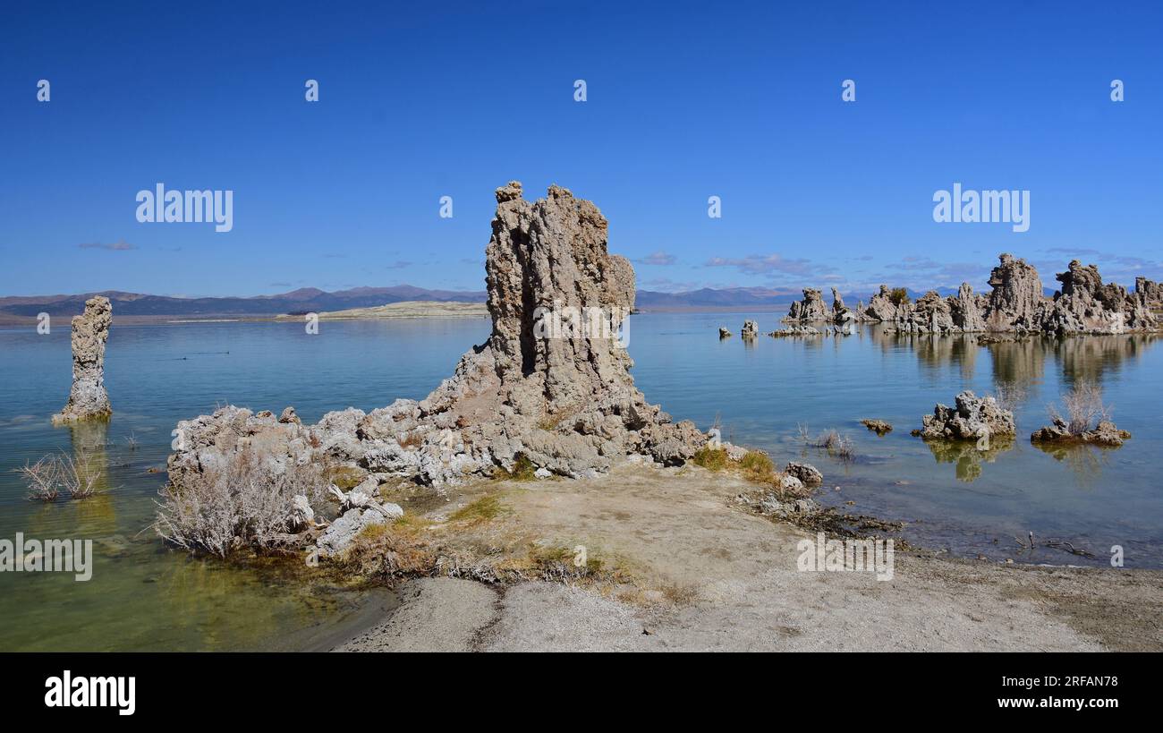 Tufa columns alkaline mono hi-res stock photography and images - Alamy