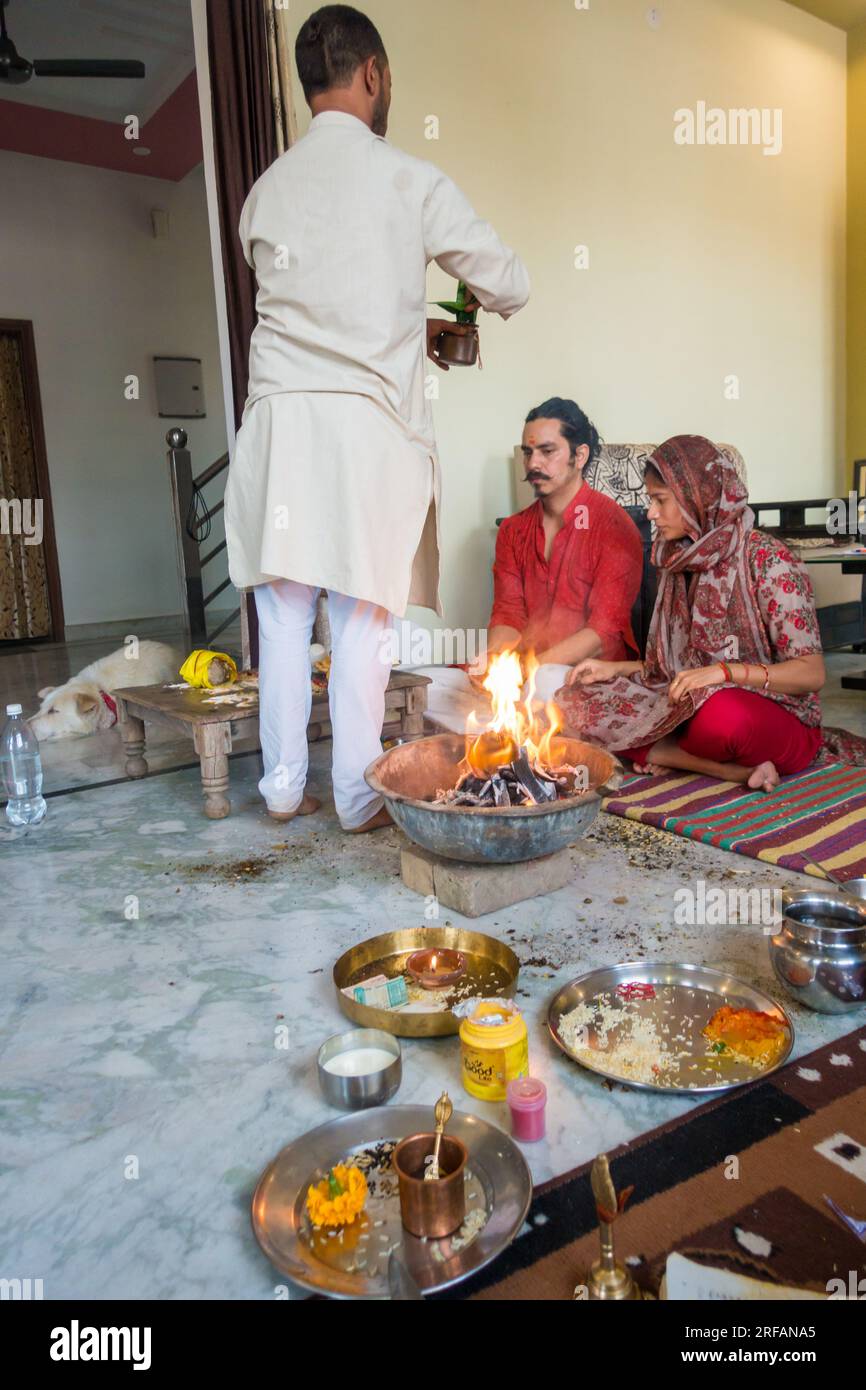 Oct.14th 2022 Uttarakhand, India. Captivating moment of Indian married ...