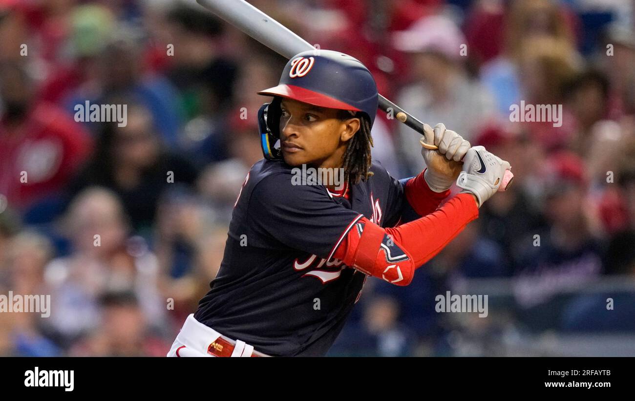 Washington Nationals shortstop CJ Abrams (5) bats during a baseball ...