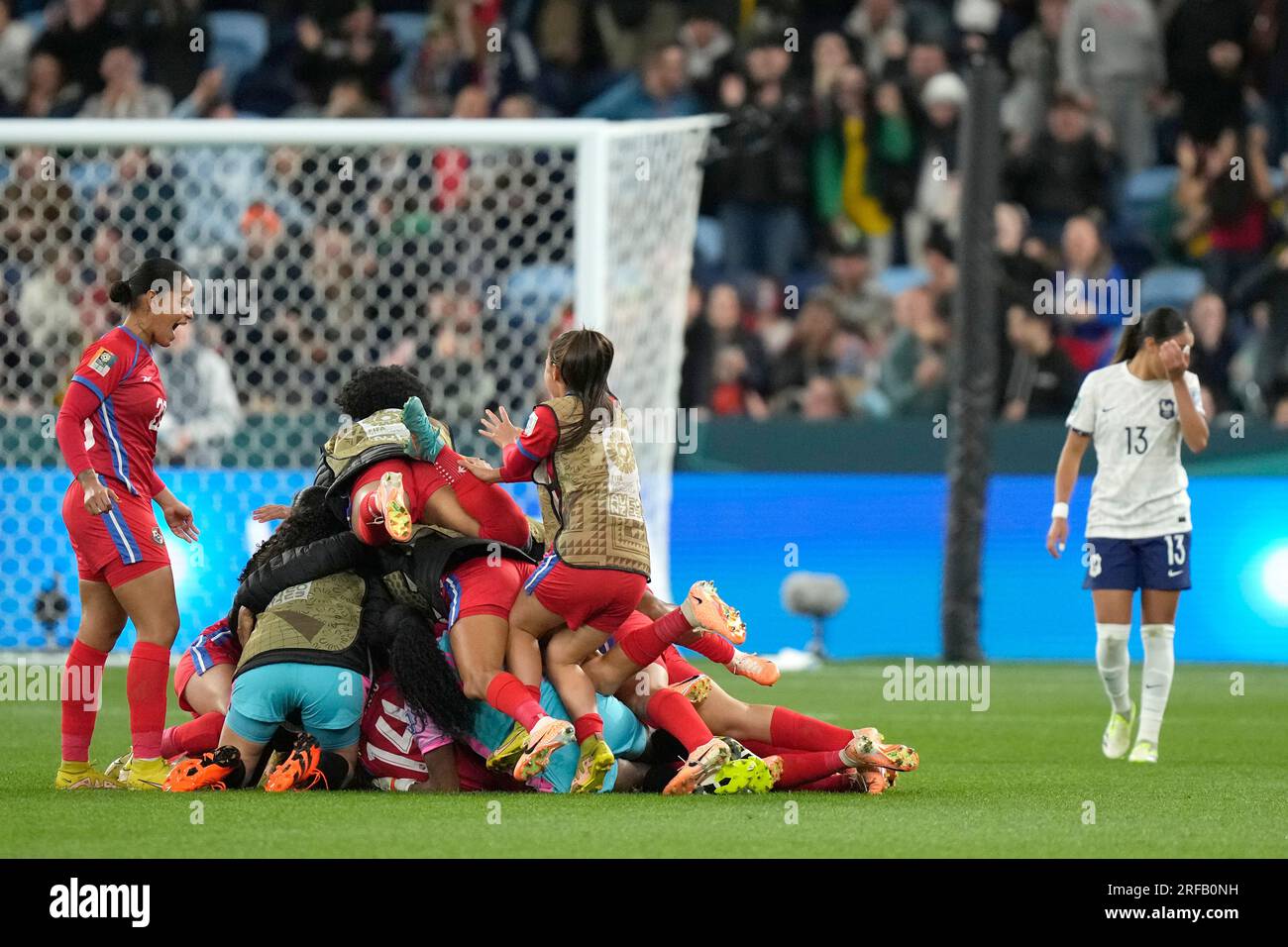 Panama's players celebrate after Marta Cox scored their side's first ...