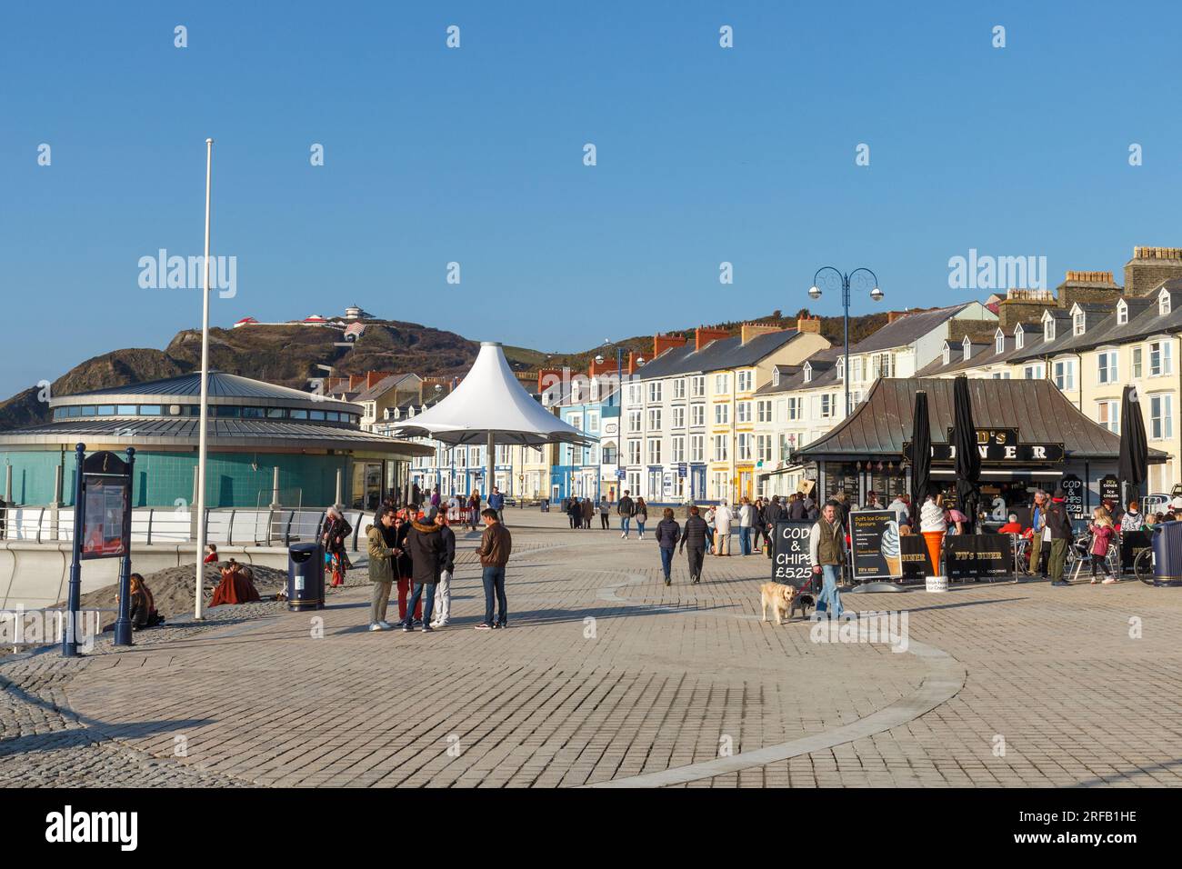 The beach and sea front hi-res stock photography and images - Alamy