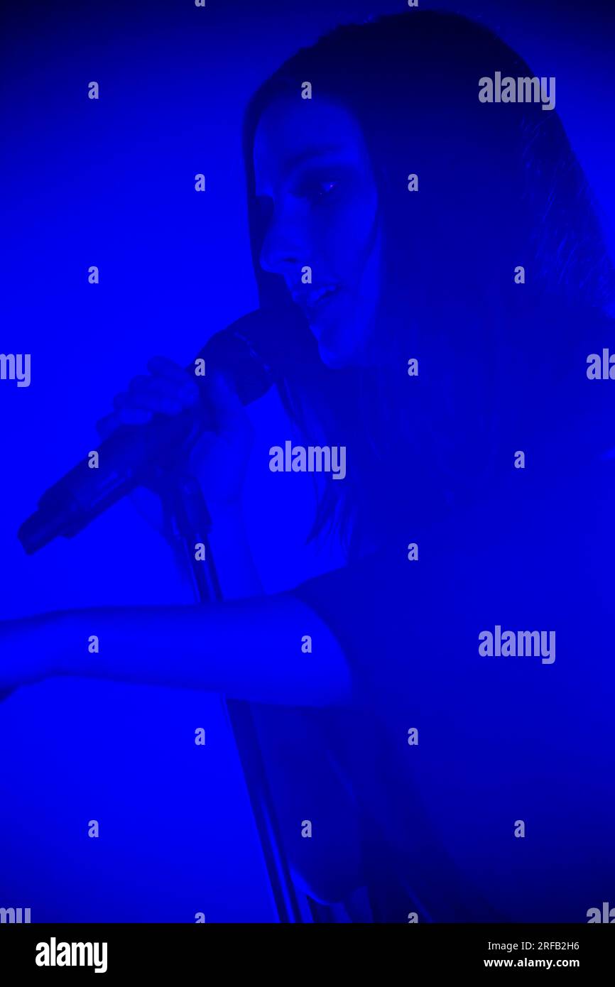 "Banks" female musician and singer from Los Angeles performing at ...