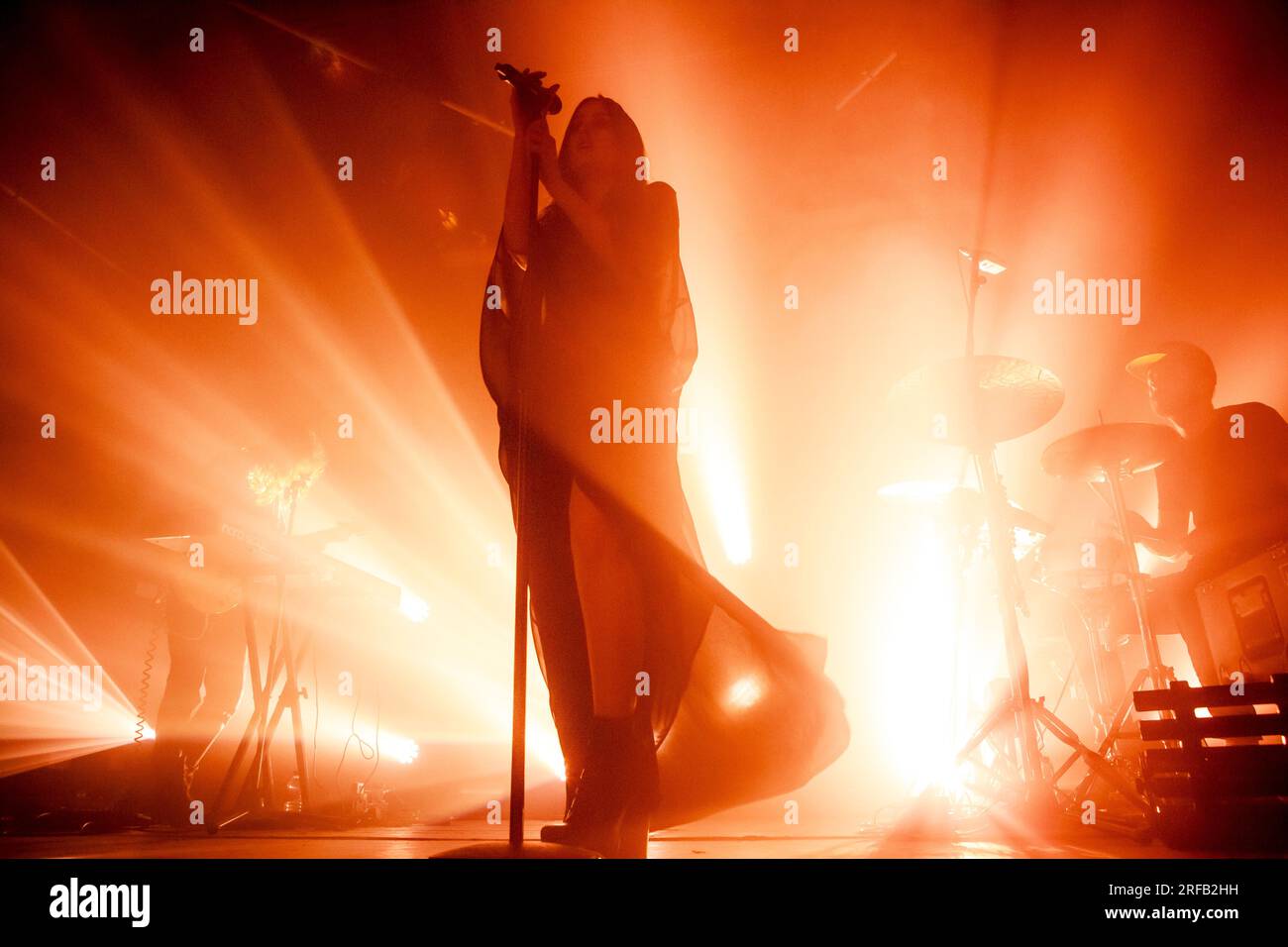 "Banks" female musician and singer from Los Angeles performing at ...
