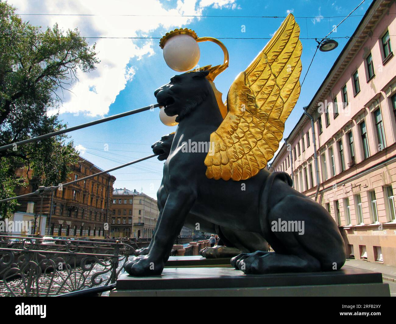 Golden gryphon hi-res stock photography and images - Alamy