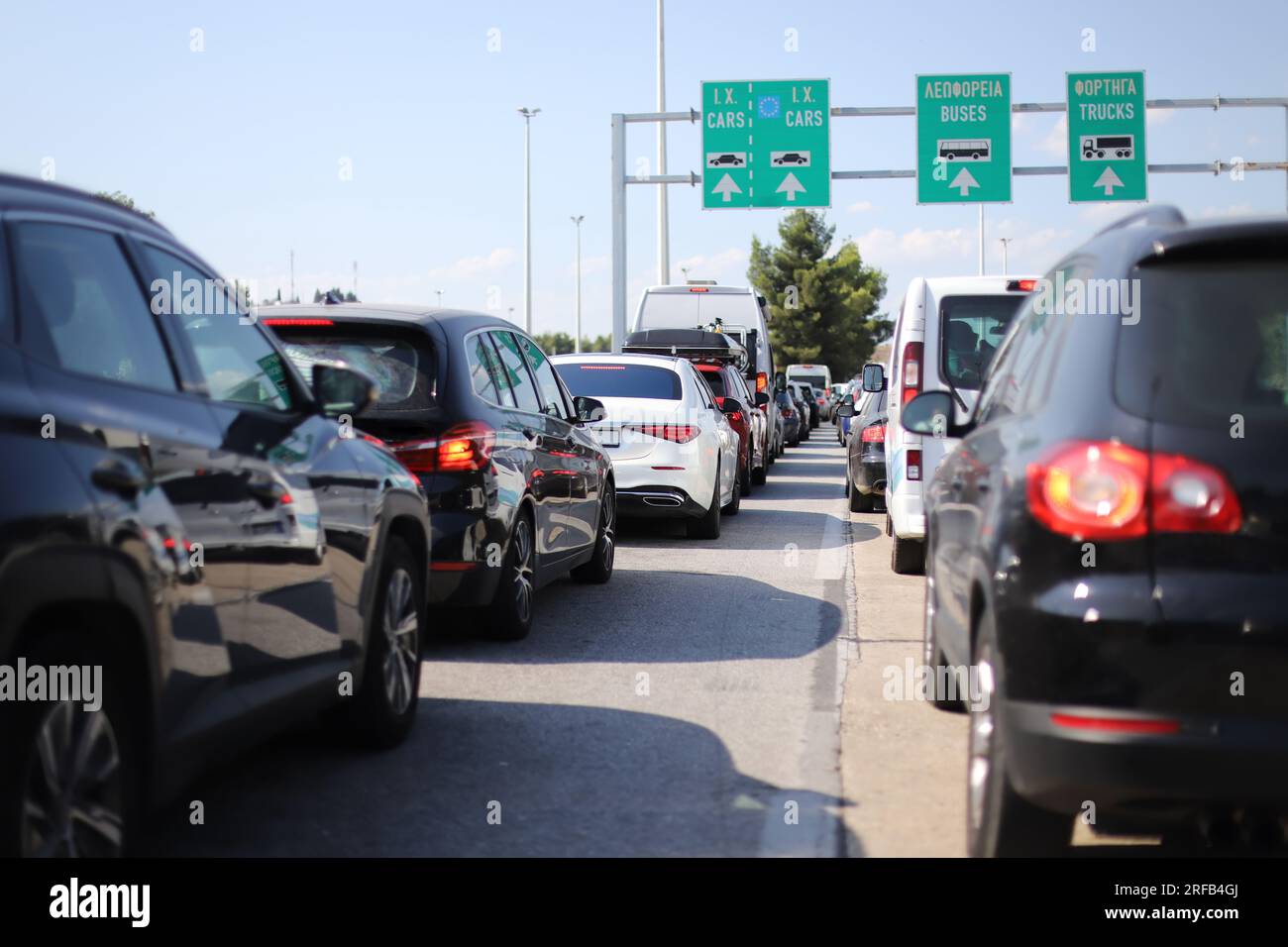 Busy border post hi-res stock photography and images - Alamy