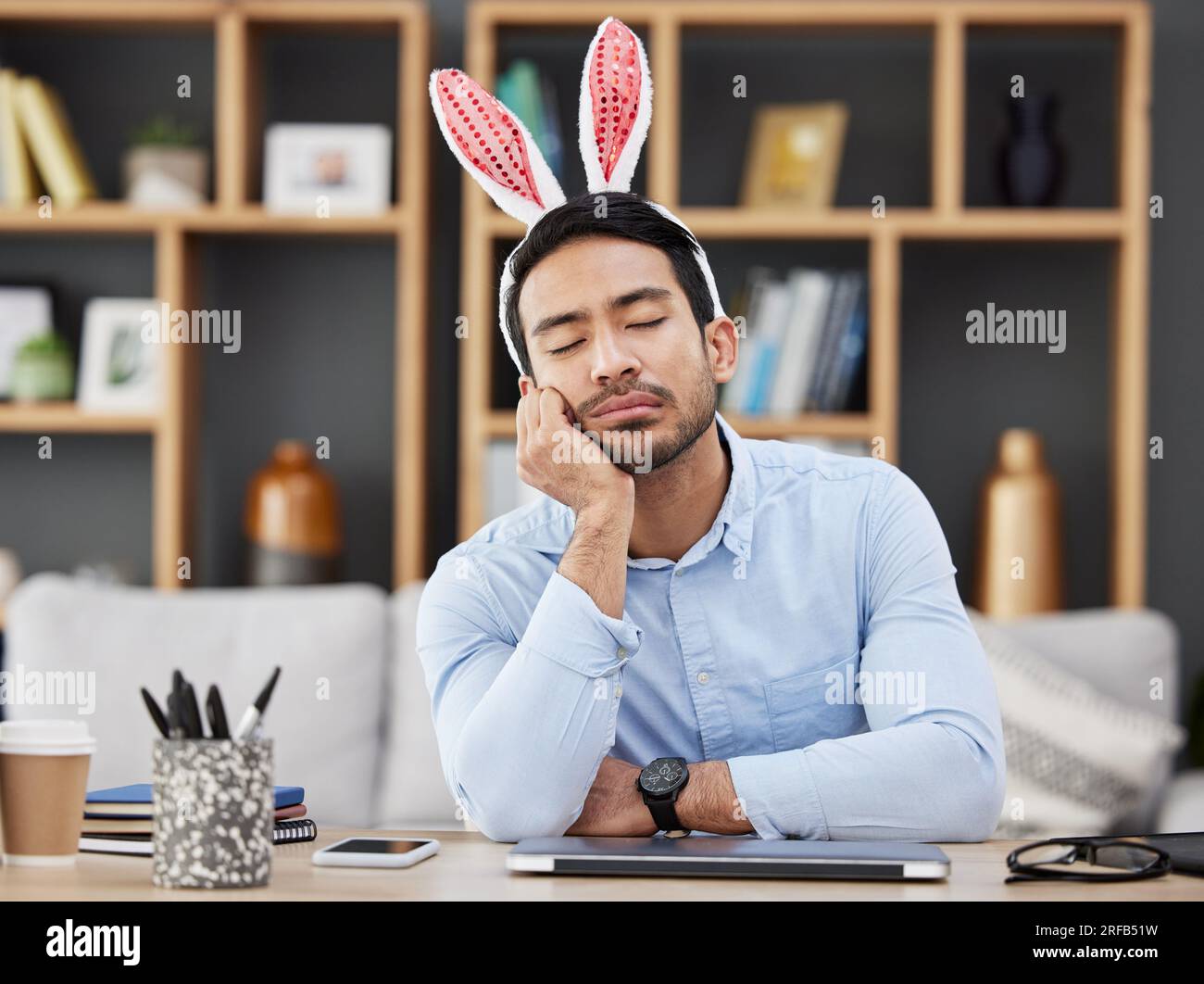 Unhappy rabbit hi-res stock photography and images - Alamy
