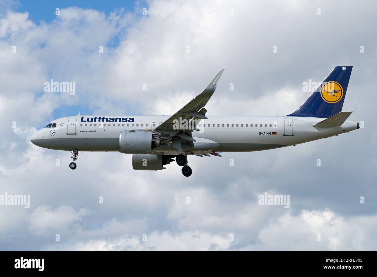 Lufthansa Airbus A320 neo old yellow livery plane landing at London's ...