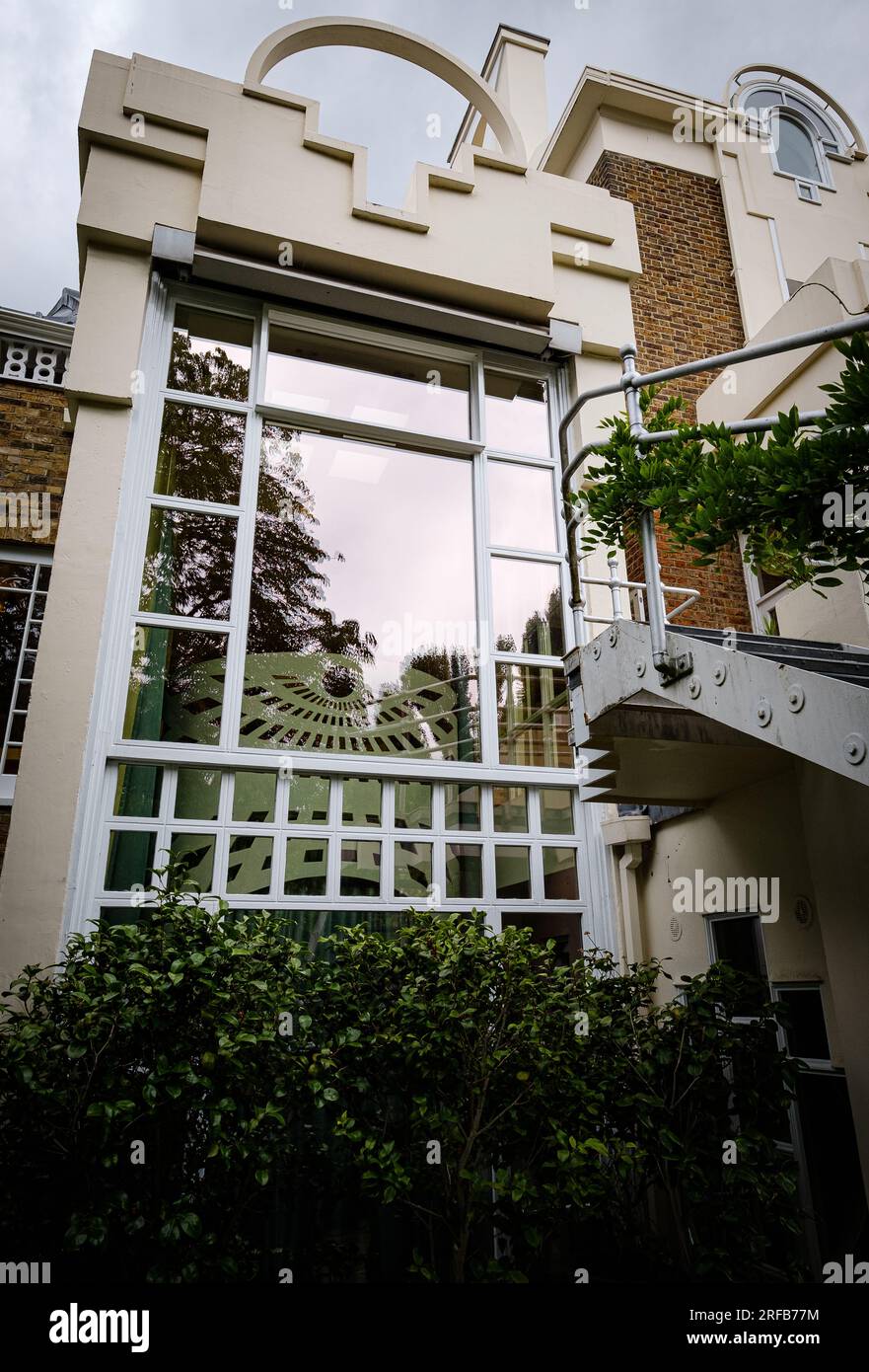 The Cosmic House, Holland Park, London. Post-modern home owned by ...