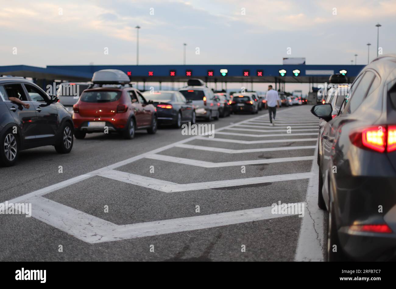 Busy border post hi-res stock photography and images - Alamy
