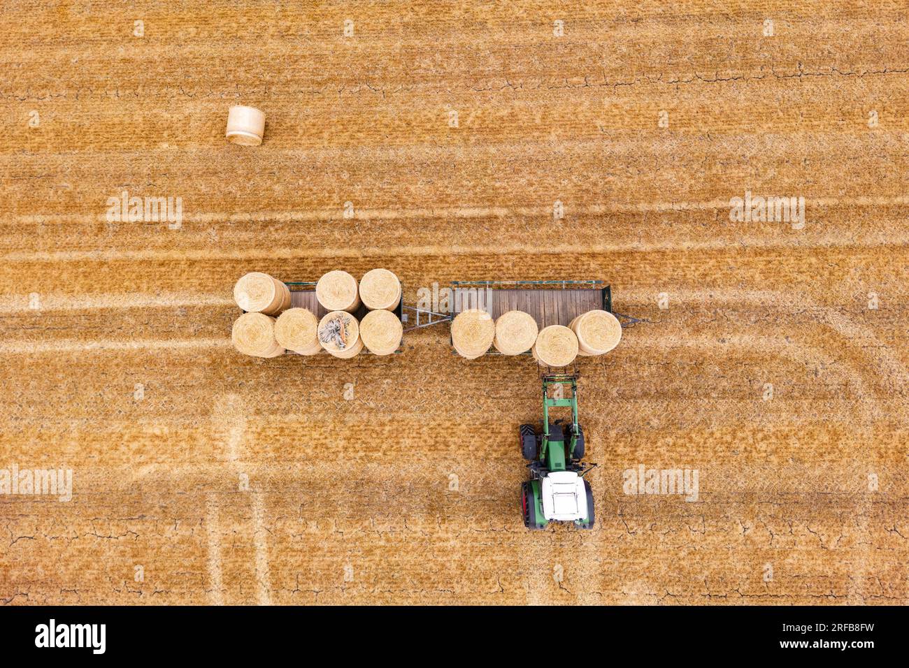 Two tractor trailers hi-res stock photography and images - Alamy