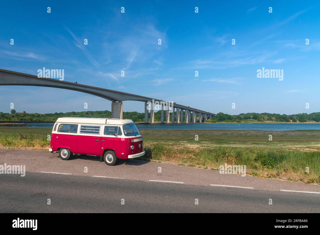 UK, England, Suffolk, Orwell Bridge over River Orwell, VW T2 Baywindow ...