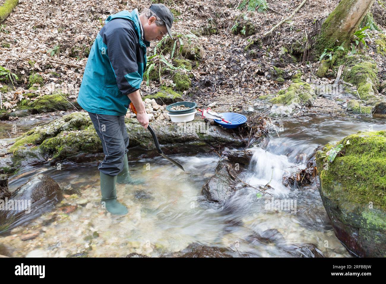 Gold man hi-res stock photography and images - Alamy
