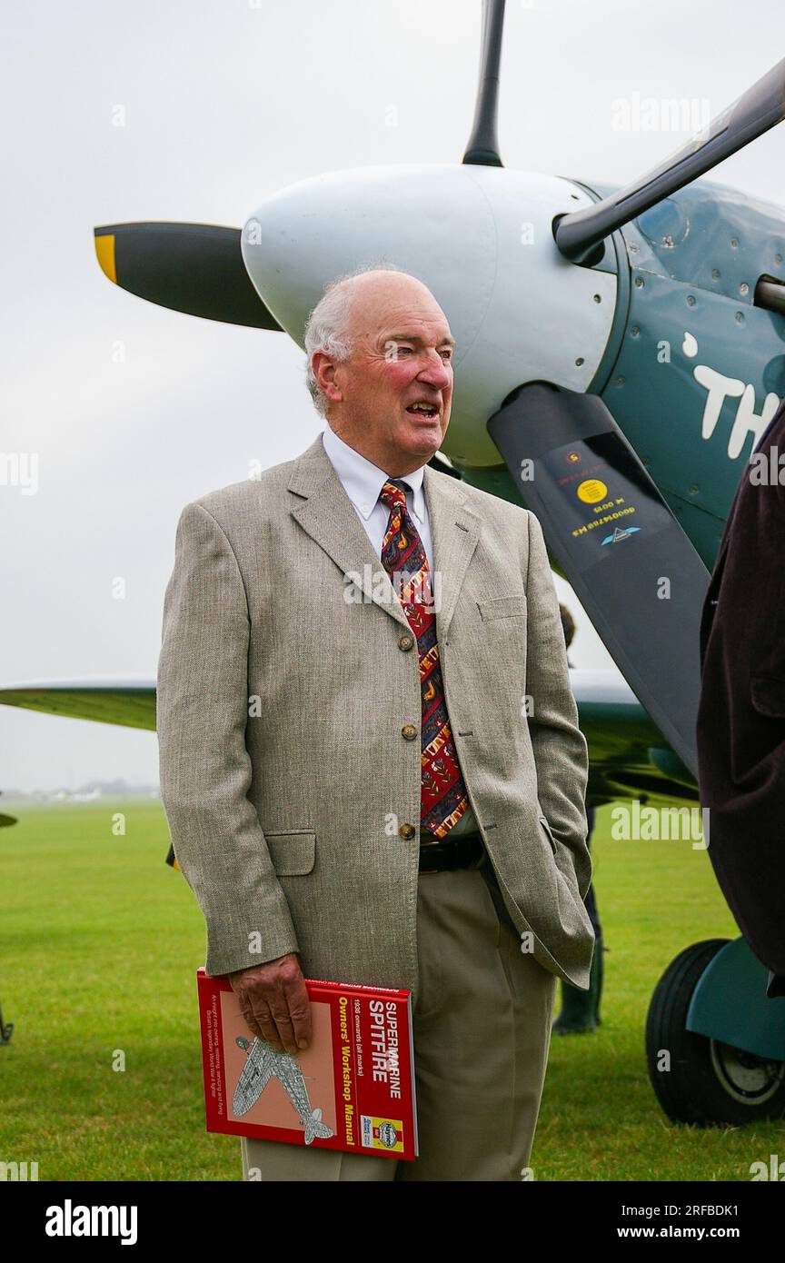 Raf launch hi-res stock photography and images - Alamy