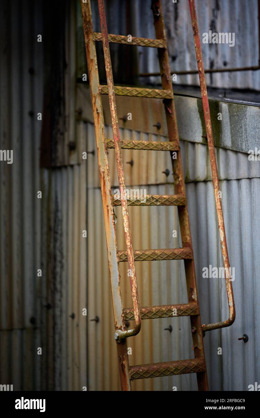 Ladder wood old hi-res stock photography and images - Alamy