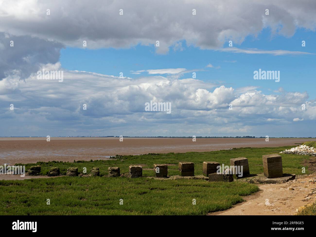 The Humber estuary at Kilnsea, Holderness, East Yorkshire, england UK ...