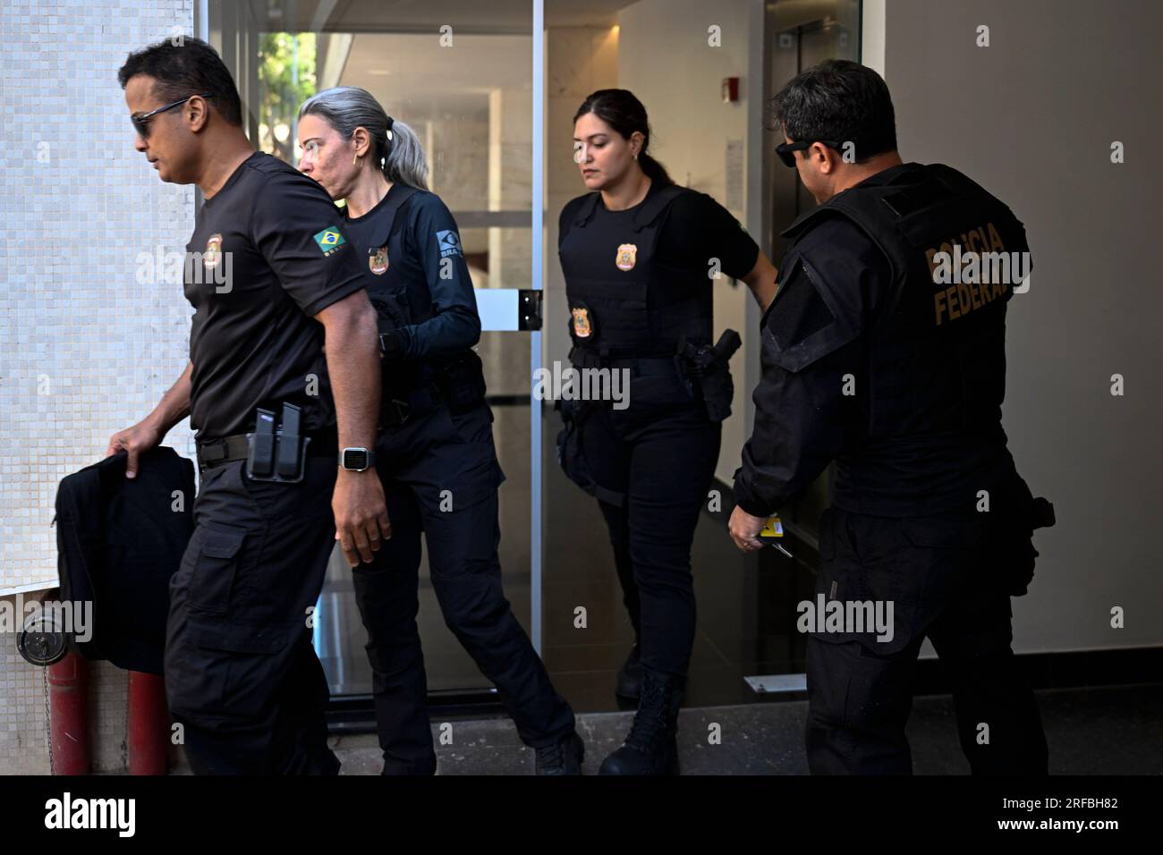 Police seize money hi-res stock photography and images - Alamy