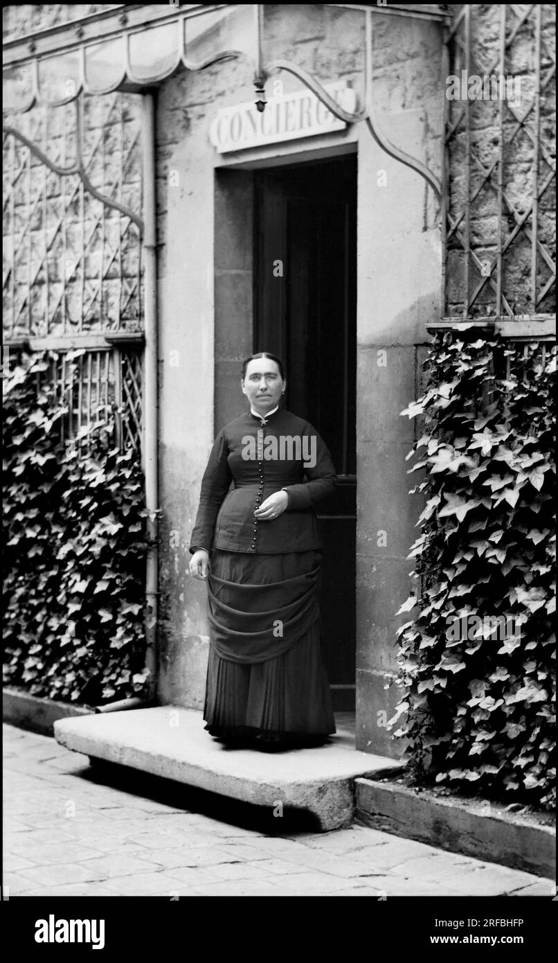 Portrait d'une concierge parisienne (quartier Villiers, Paris ...