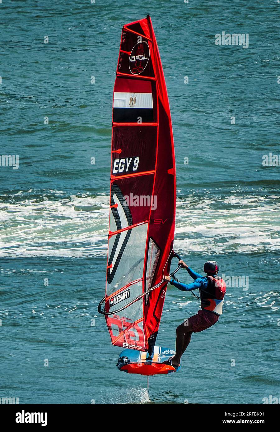 Controling the sail hi-res stock photography and images - Alamy