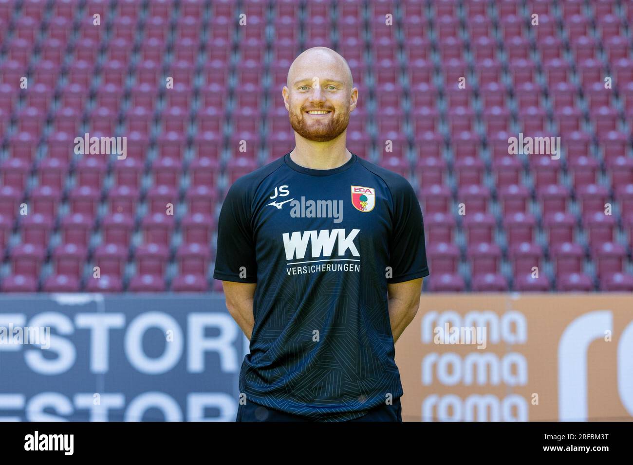 Tainer hi-res stock photography and images - Alamy