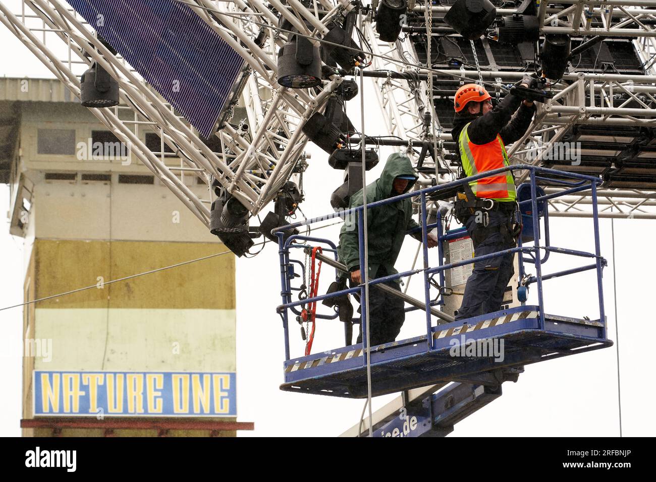 Hasselbach, Germany. 02nd Aug, 2023. Technicians install the last ...
