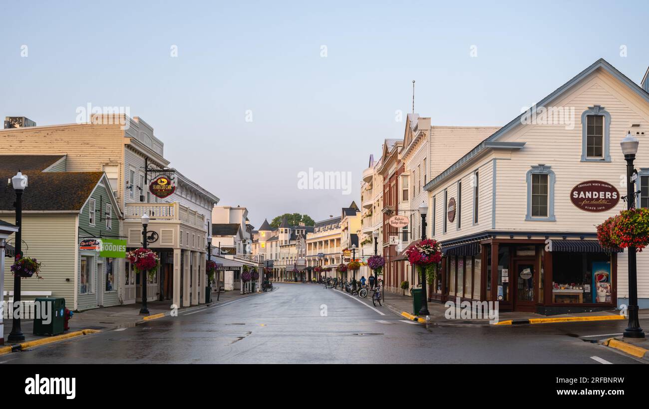 Mackinac island michigan downtown hi-res stock photography and images ...