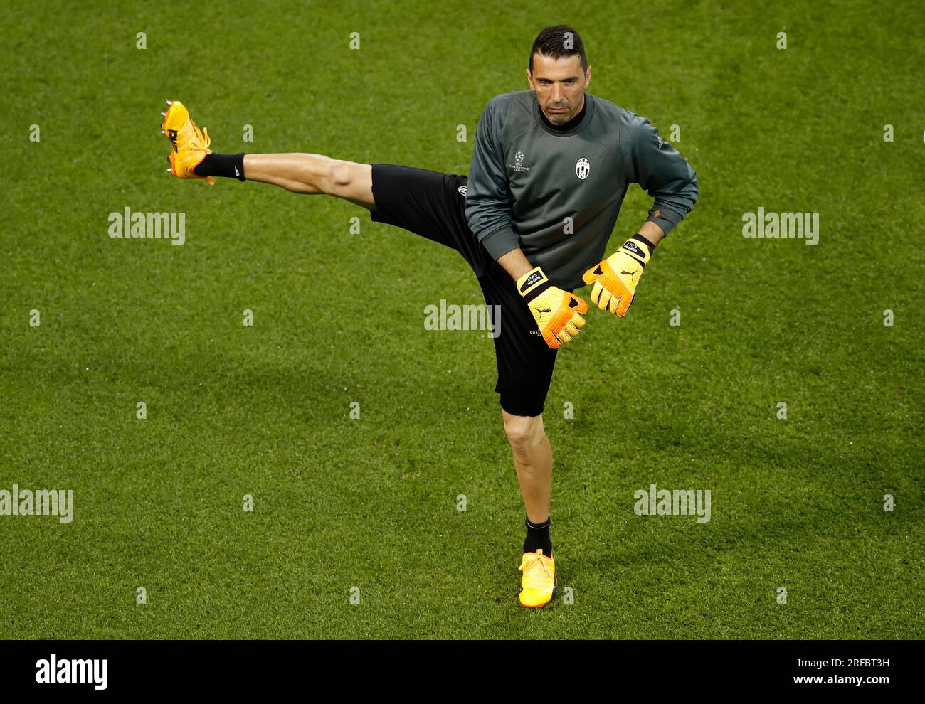 Buffon former soccer goalkeeper hi-res stock photography and images - Alamy