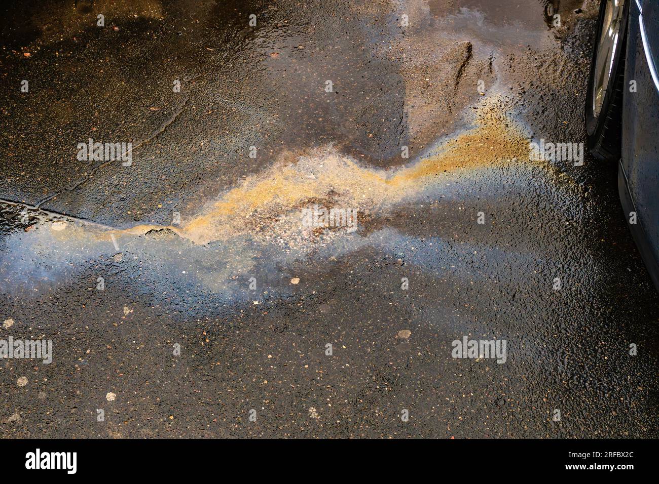 Oil leak from car hi-res stock photography and images - Alamy