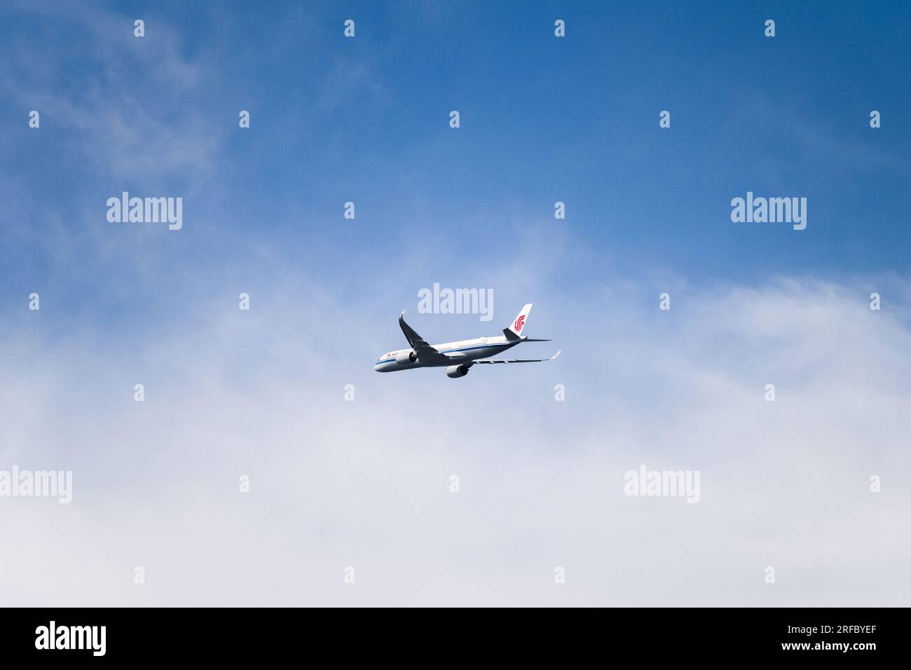 Clear sky China International Flight A320-300 airplane Stock Photo - Alamy