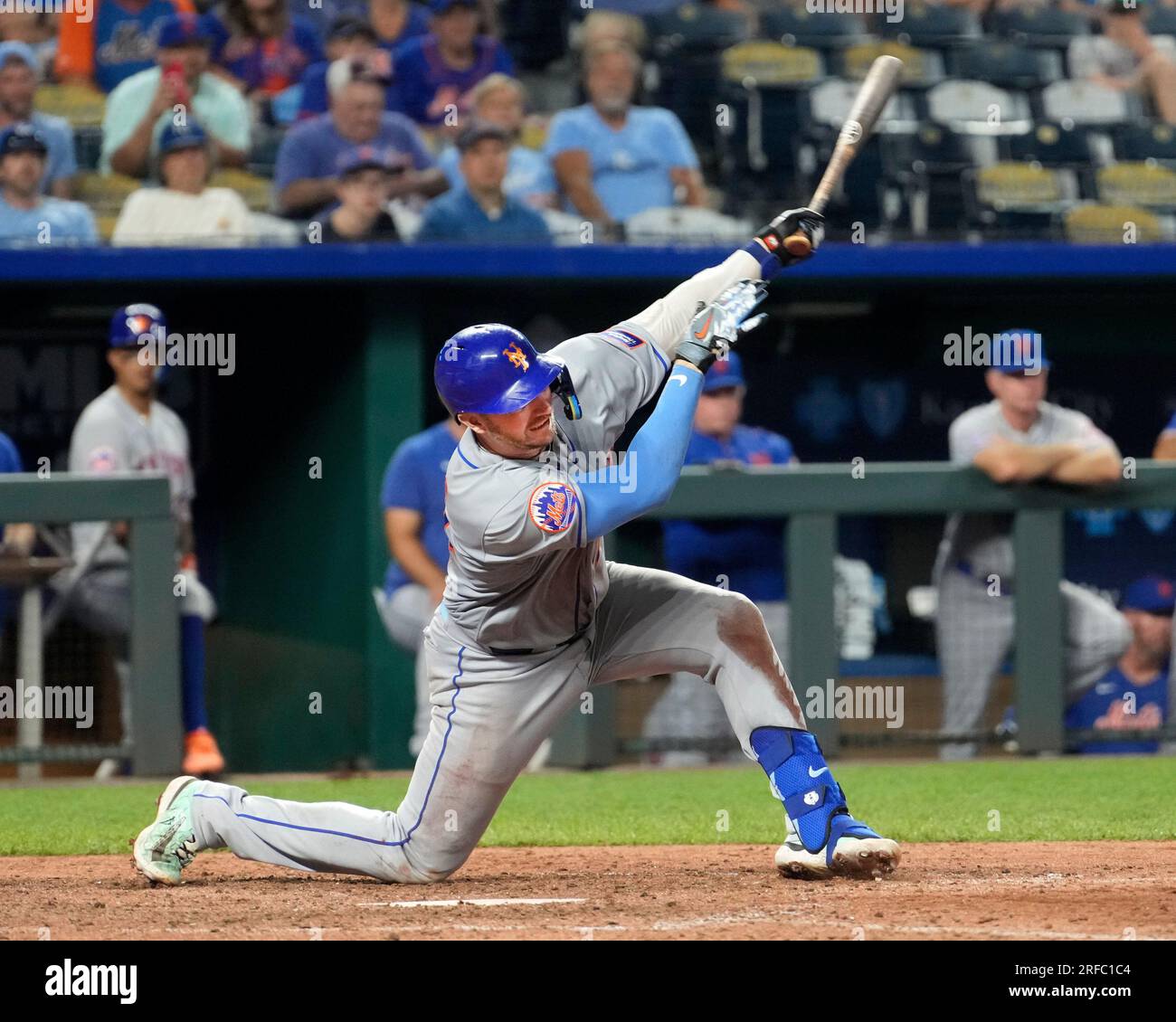 AUG 01, 2023: New York Mets first baseman Pete Alonso (20) lunges for a ...