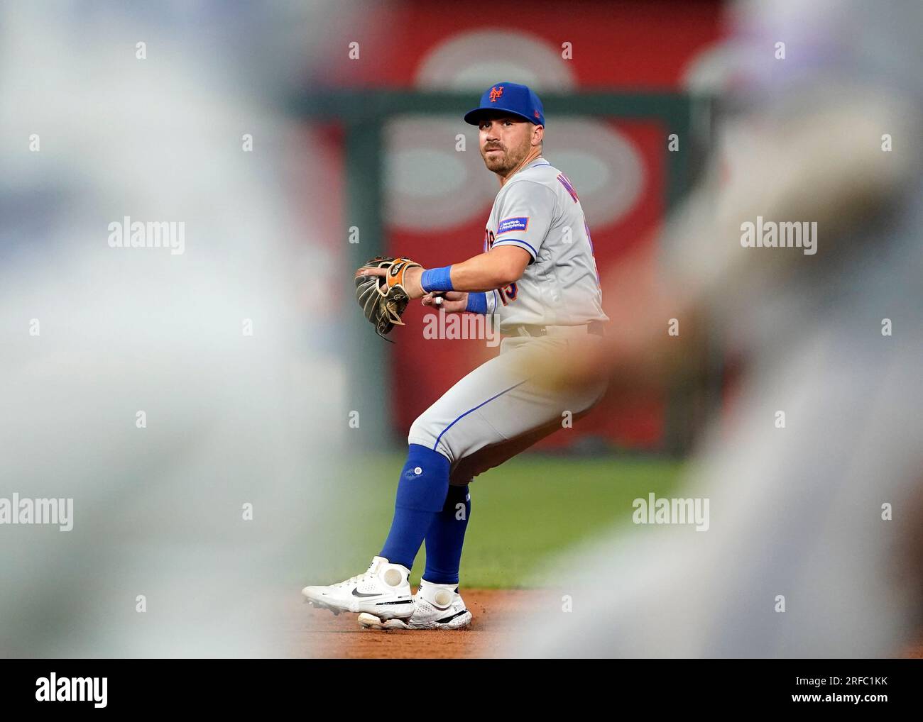 AUG 01, 2023: New York Mets shortstop Danny Mendick (15) prepares to ...