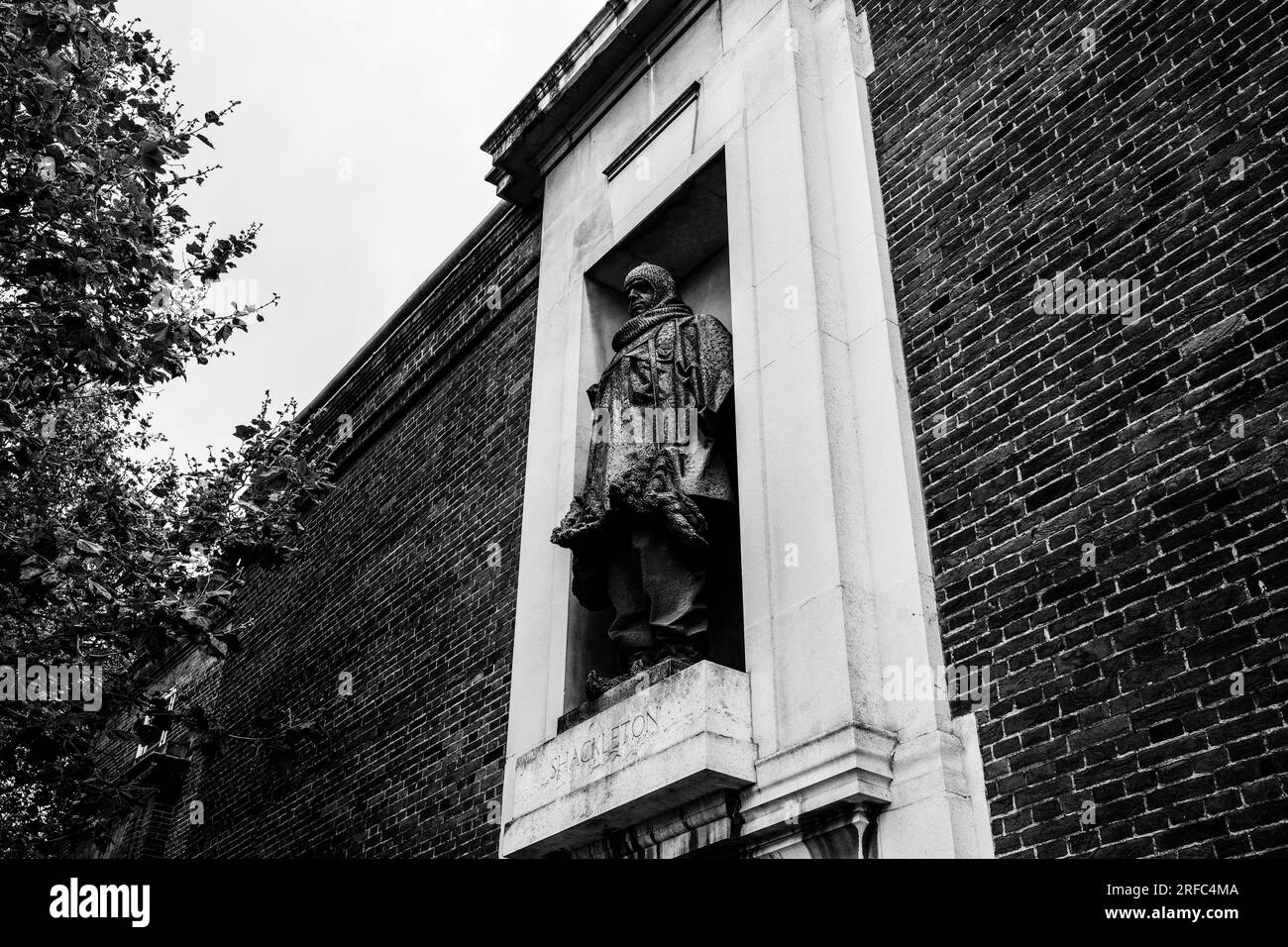 Royal geographical society shackleton hi-res stock photography and ...