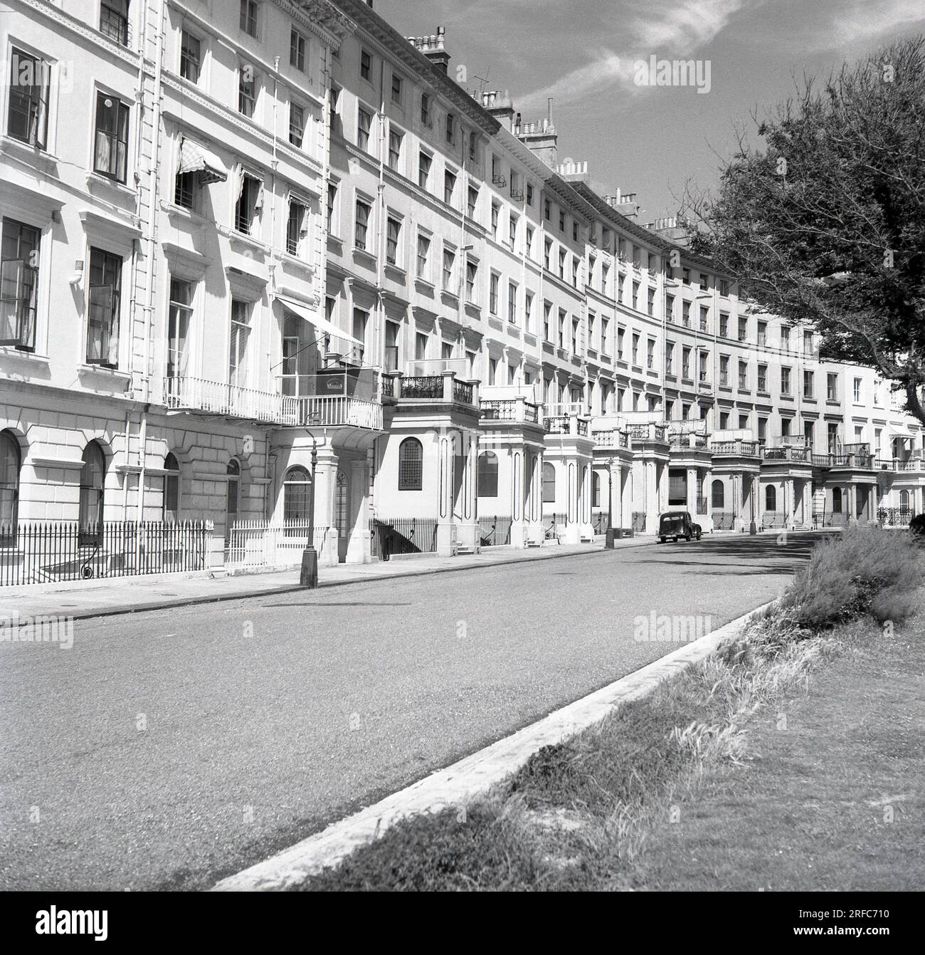 1950s architecture hi-res stock photography and images - Alamy