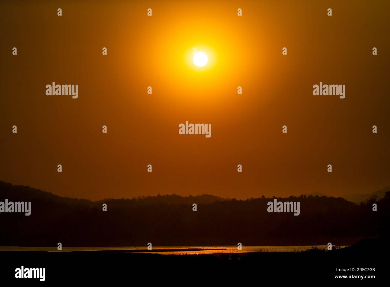 Golden hour illustration hi-res stock photography and images - Alamy
