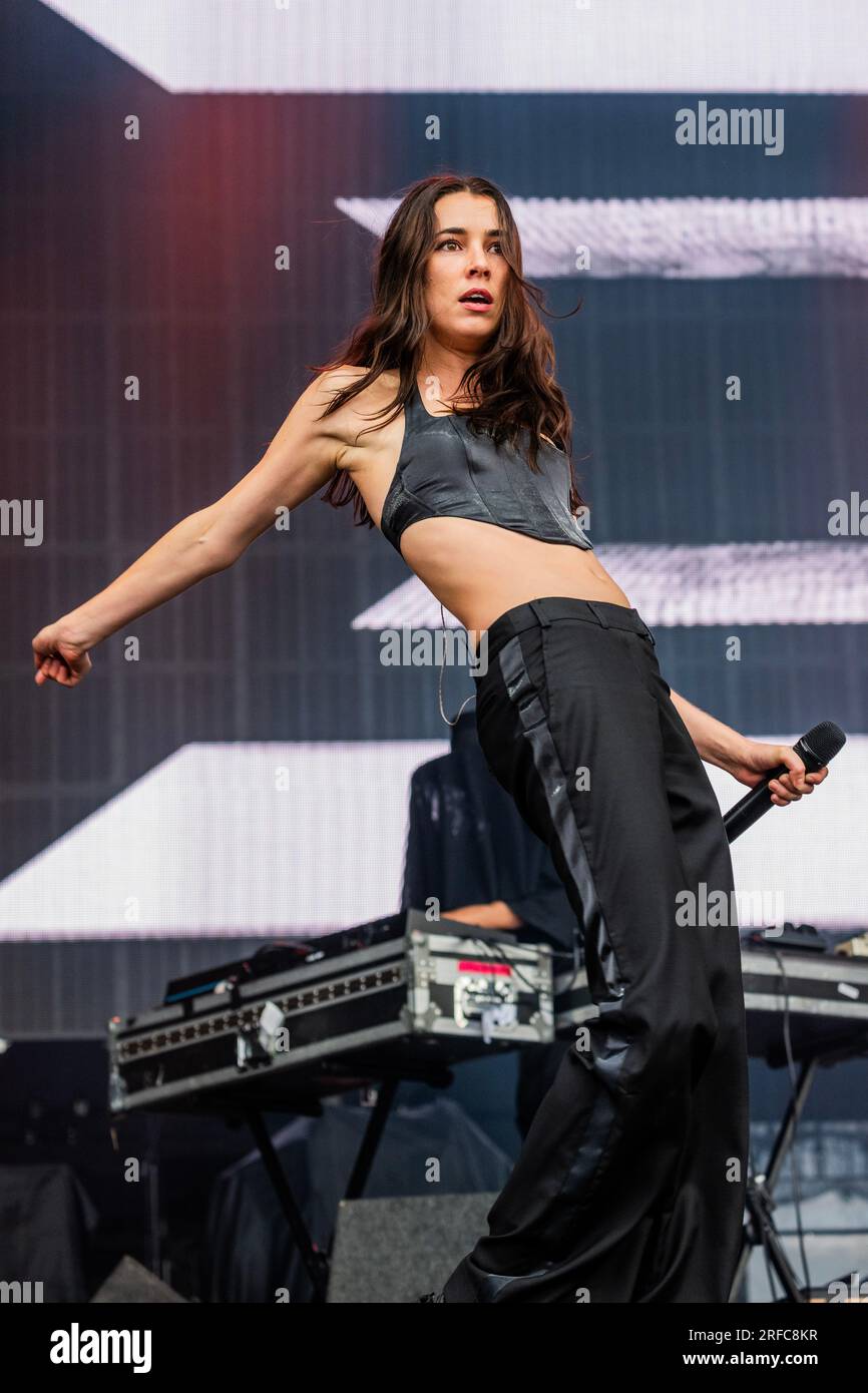 Confidence Man (with singers Janet Planet (Grace Stephenson) and Sugar ...