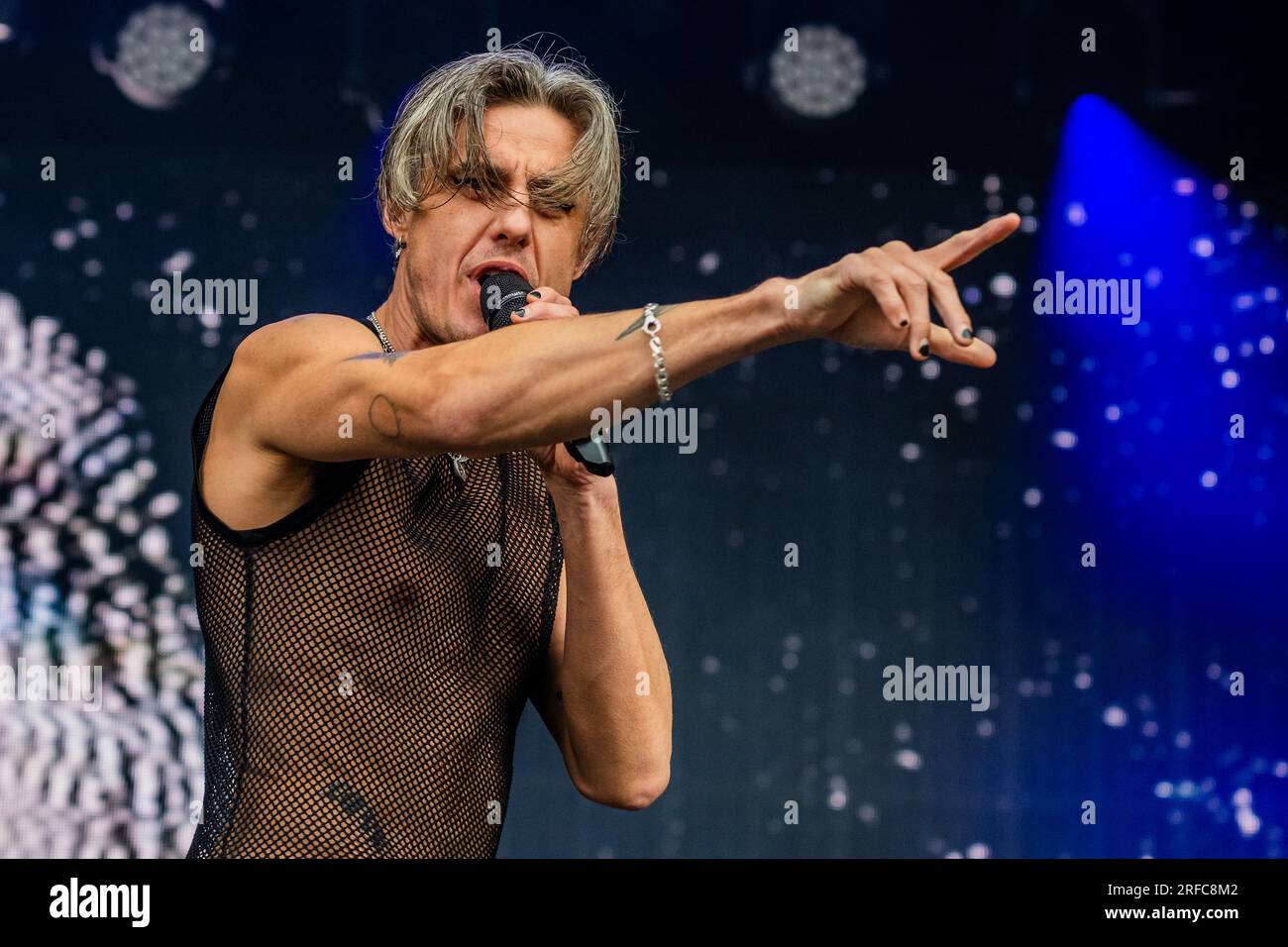 Confidence Man (with singers Janet Planet (Grace Stephenson) and Sugar ...