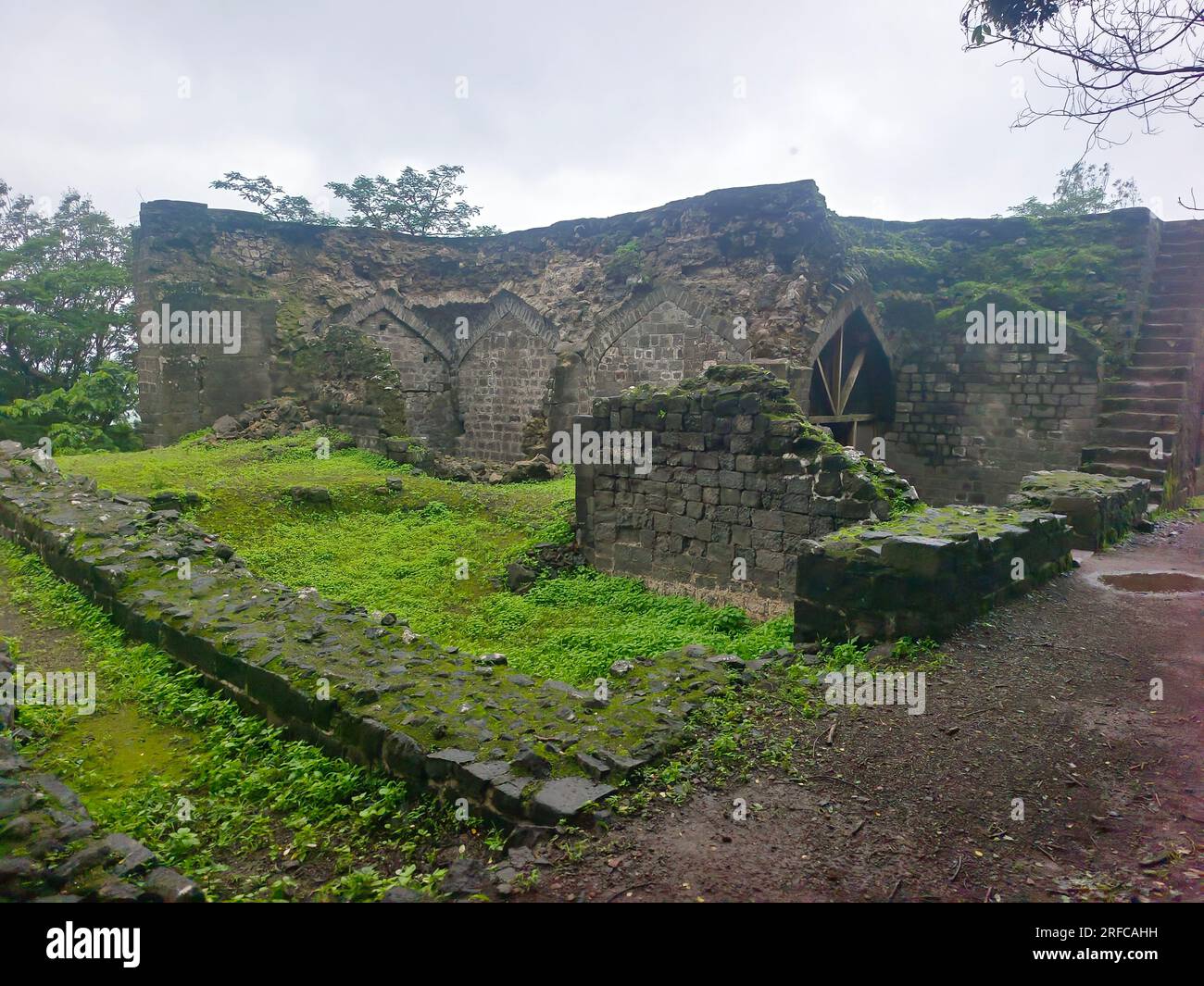 27 July 2023, Shivneri Fort is a 17th-century military fortification ...