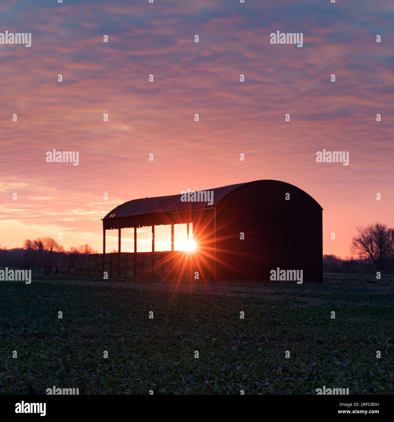 Red black barn hi-res stock photography and images - Alamy