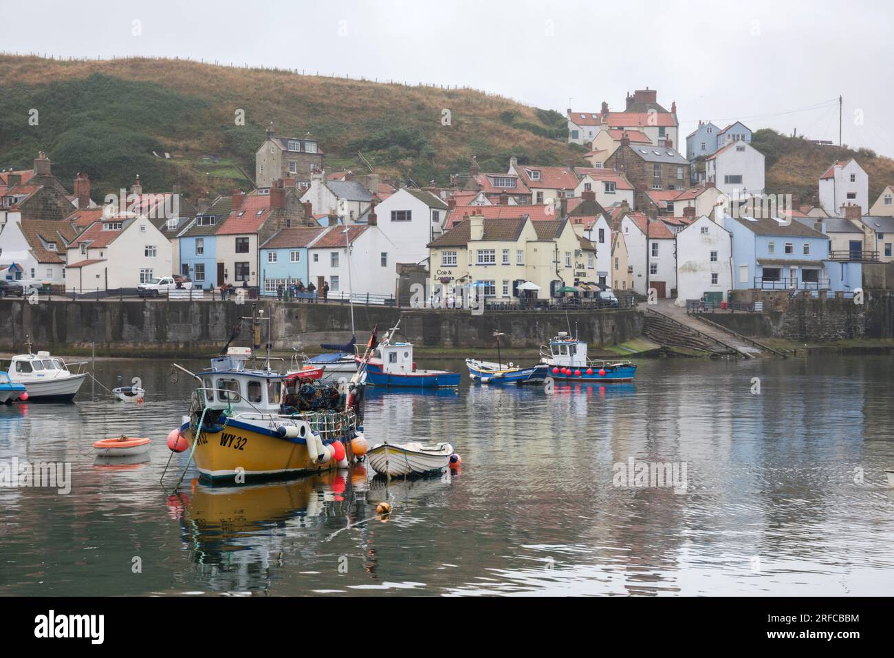 Staithes Harbour, North Yorkshire Stock Photo - Alamy