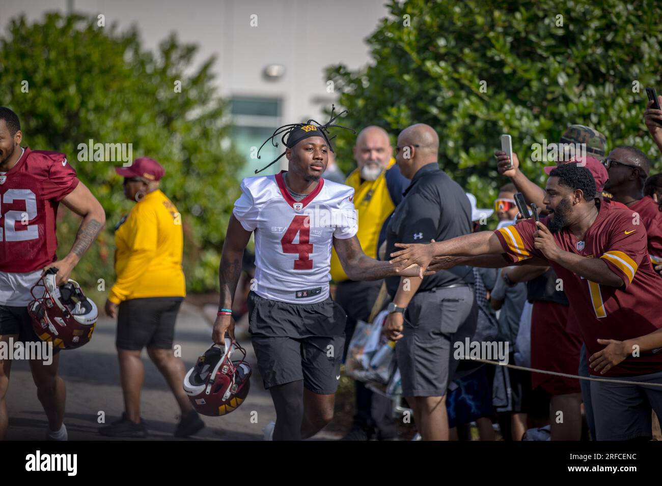 Washington commanders fans hi-res stock photography and images - Alamy