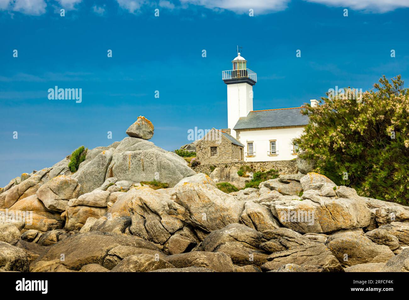 Small discovery tour to the scenic highlight Ménez Ham in beautiful ...