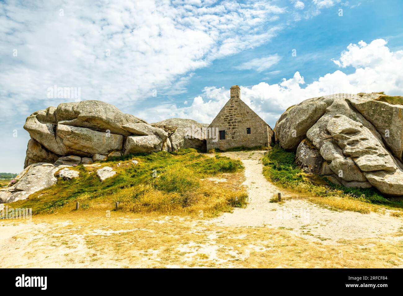 Small discovery tour to the scenic highlight Ménez Ham in beautiful ...