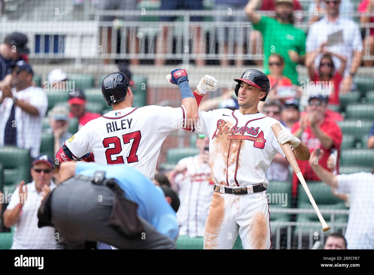 Atlanta Braves' Austin Riley, left, celebrates with Matt Olson, right ...
