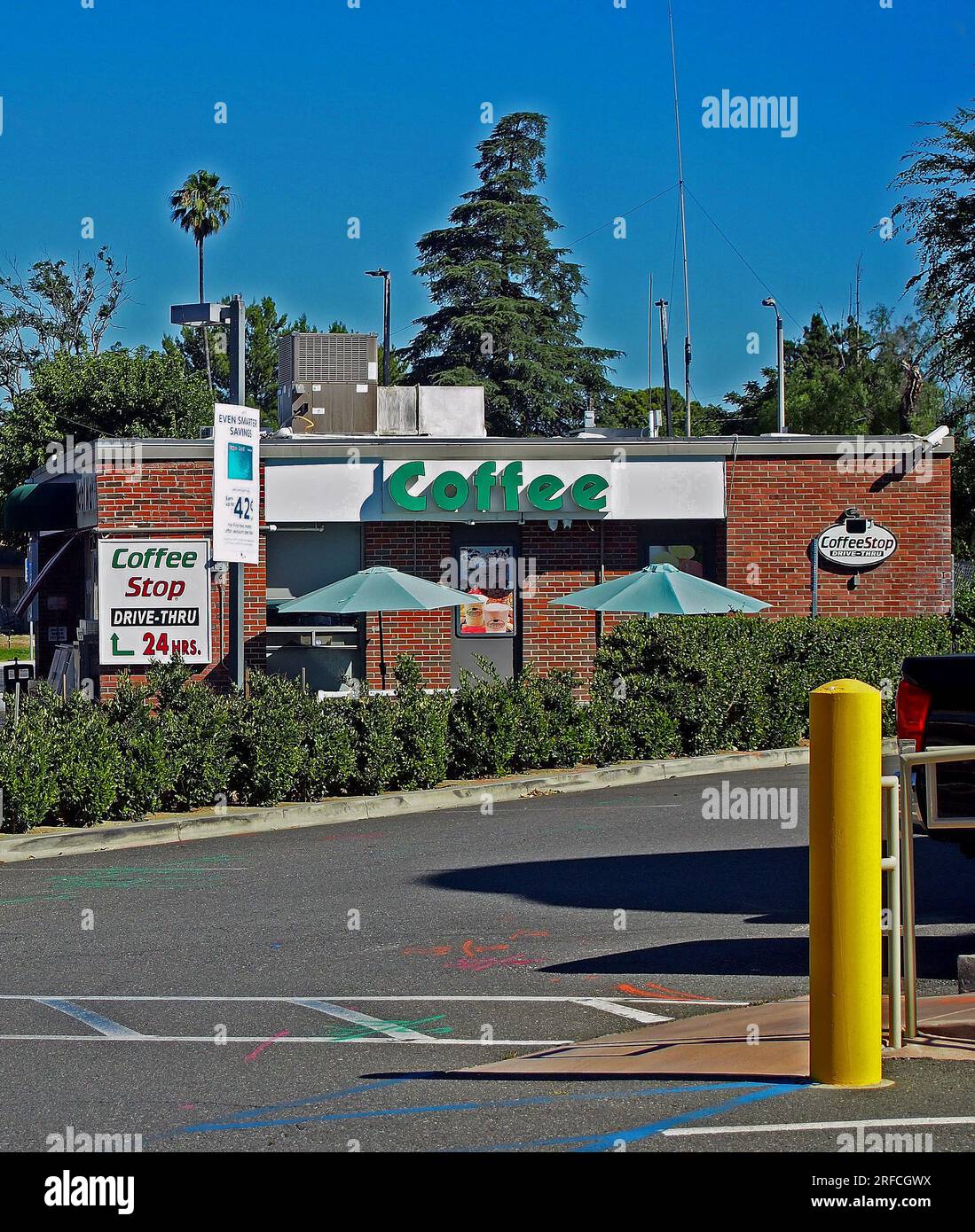 24 hour drive-thru Coffee Shop in California Stock Photo - Alamy