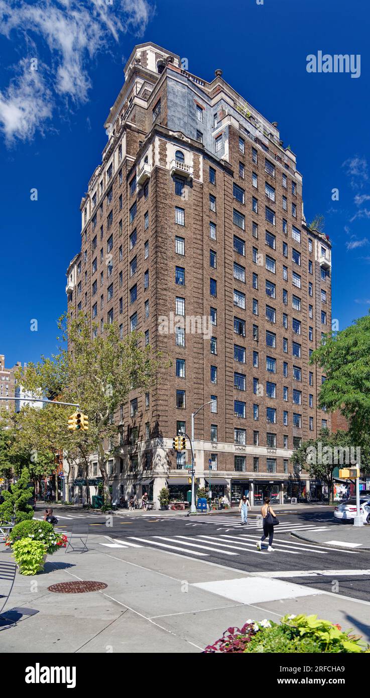 Greenwich Village Landmark: 1 Christopher Street is one of the few high ...