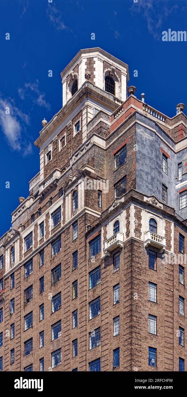 Greenwich Village Landmark: 1 Christopher Street is one of the few high ...