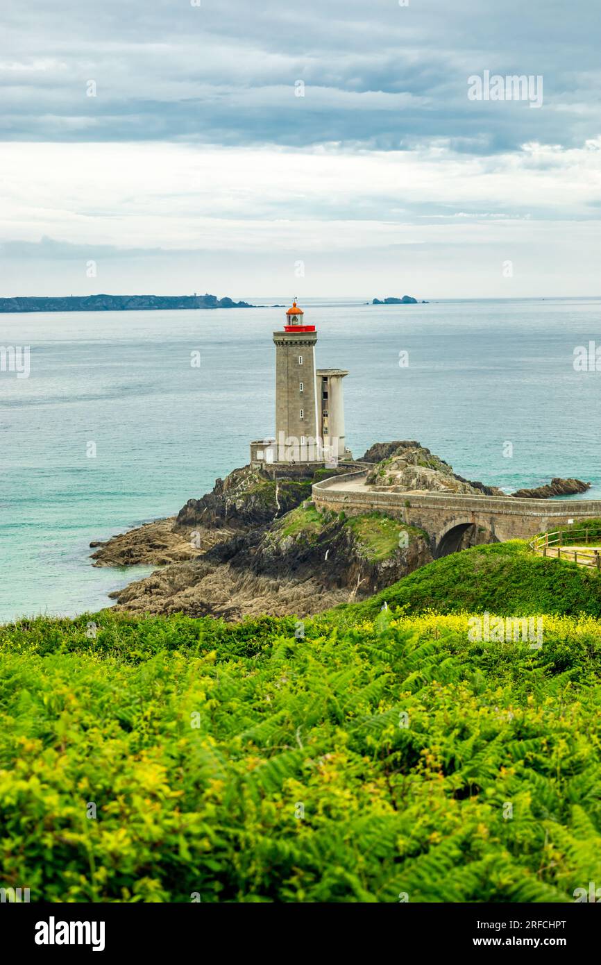 Small discovery tour at the Phare du Petit Minou in beautiful Brittany ...