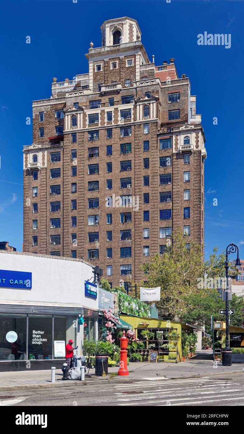 Greenwich Village Landmark: 1 Christopher Street is one of the few high ...
